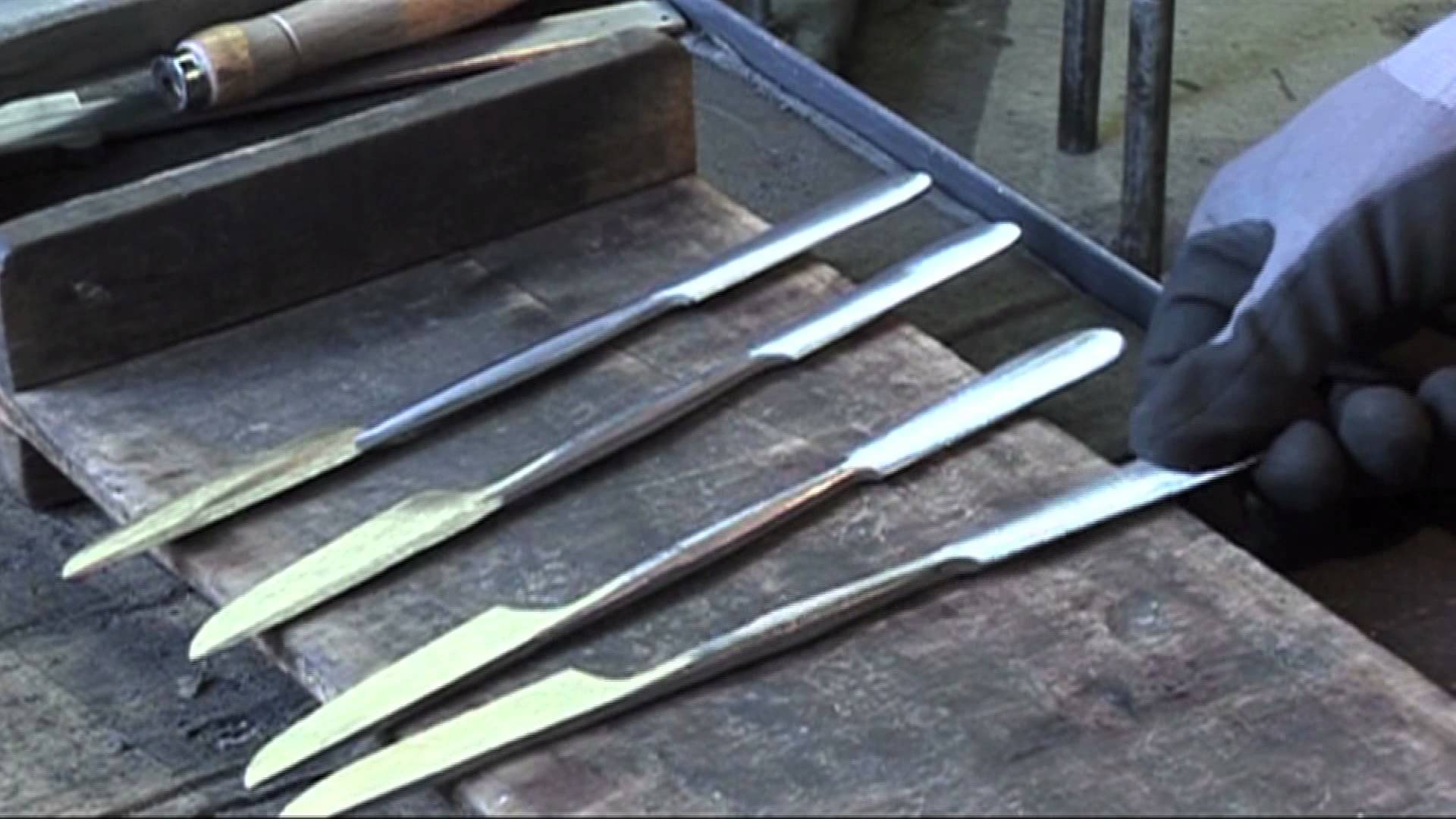 Inside Auriou Toolworks - How Files are Made - How-To Video - Ganoksin ...