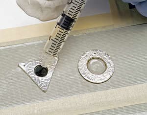 3 Ways to Use 2-Part Epoxy Resins - Ganoksin Jewelry Making Community