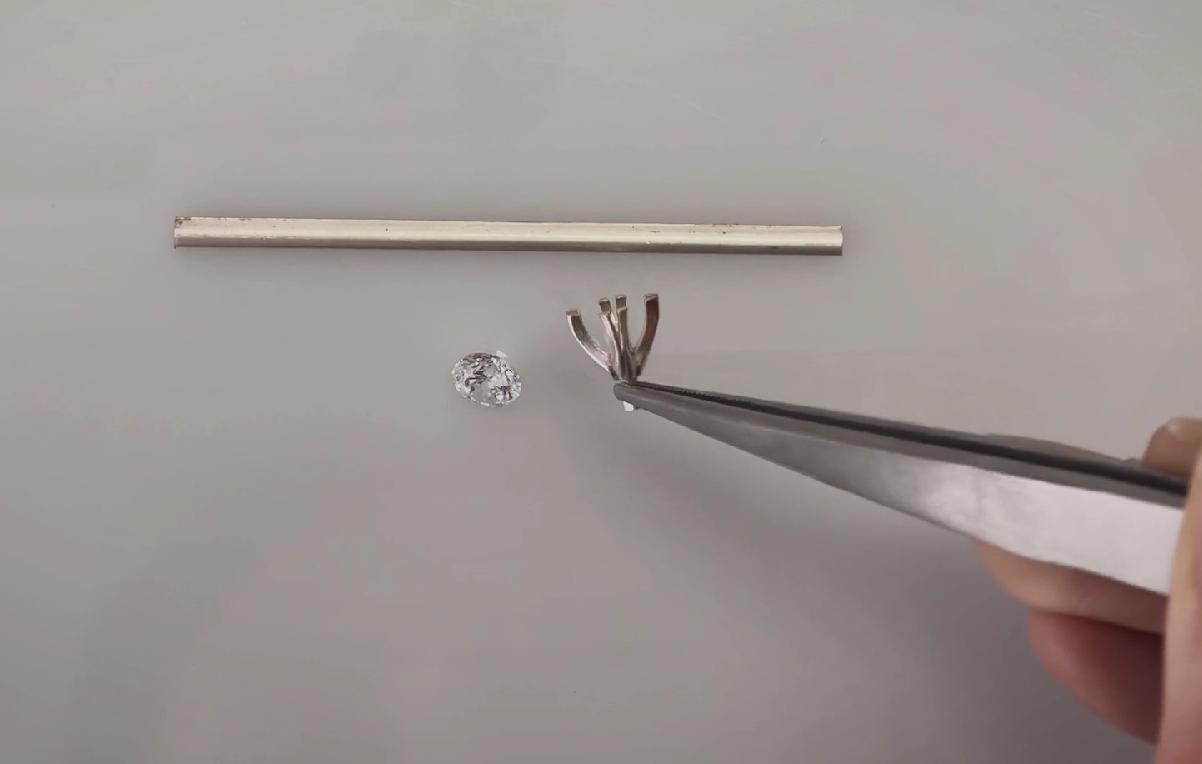 Installing a Peg Head With Split Prongs - How-To Video - Ganoksin ...