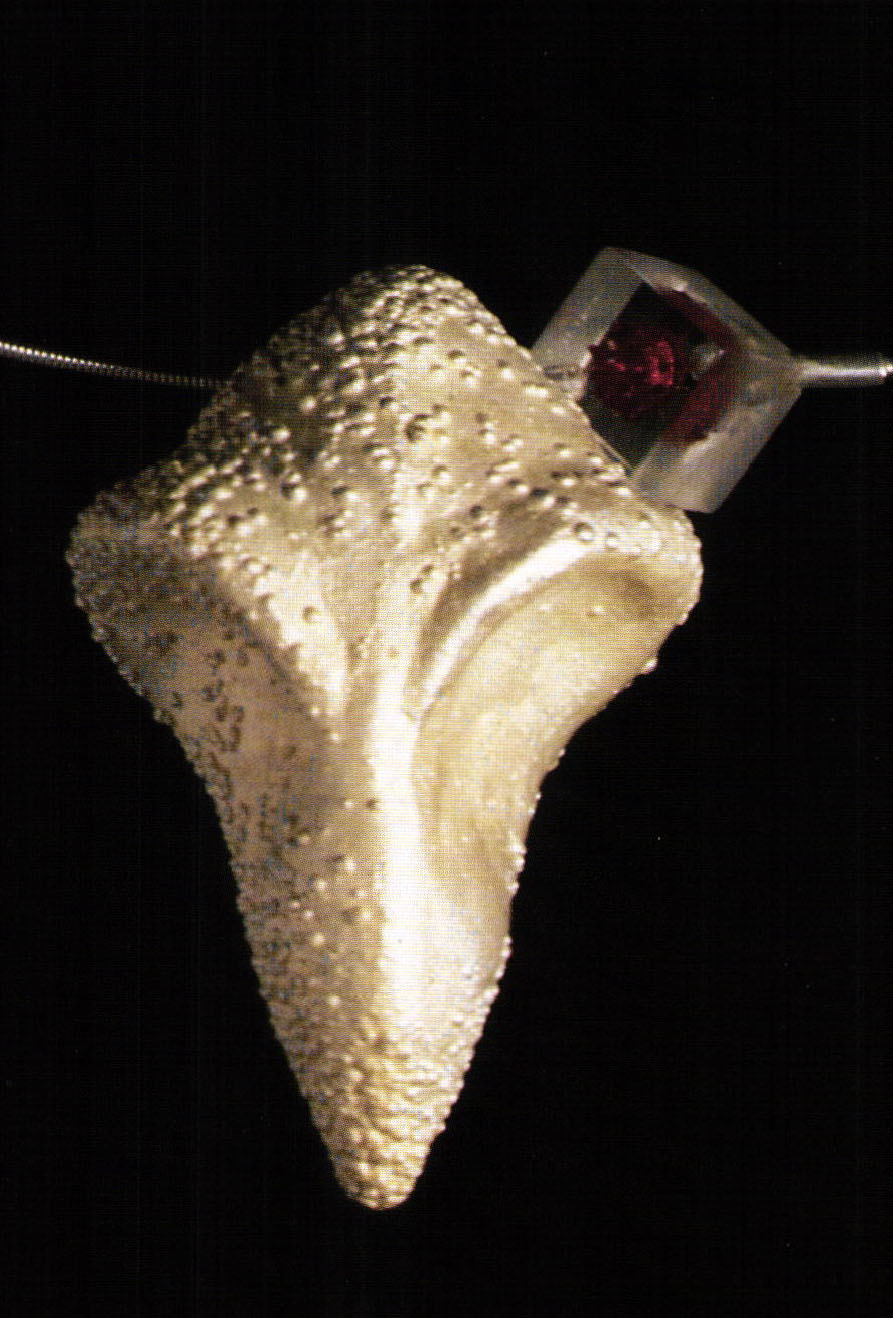 Metalsmith '94 Winter: Exhibition Reviews - Ganoksin